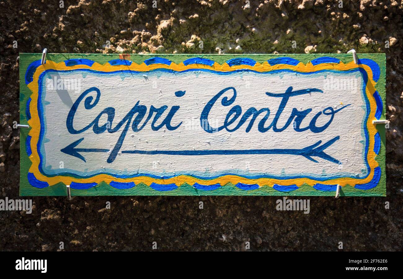 Italian hand sign hi-res stock photography and images - Alamy