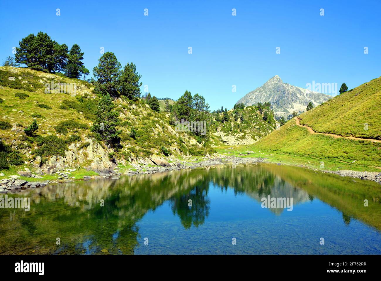 Beautiful mountain landscape in Neouvielle national nature reserve, Lac ...