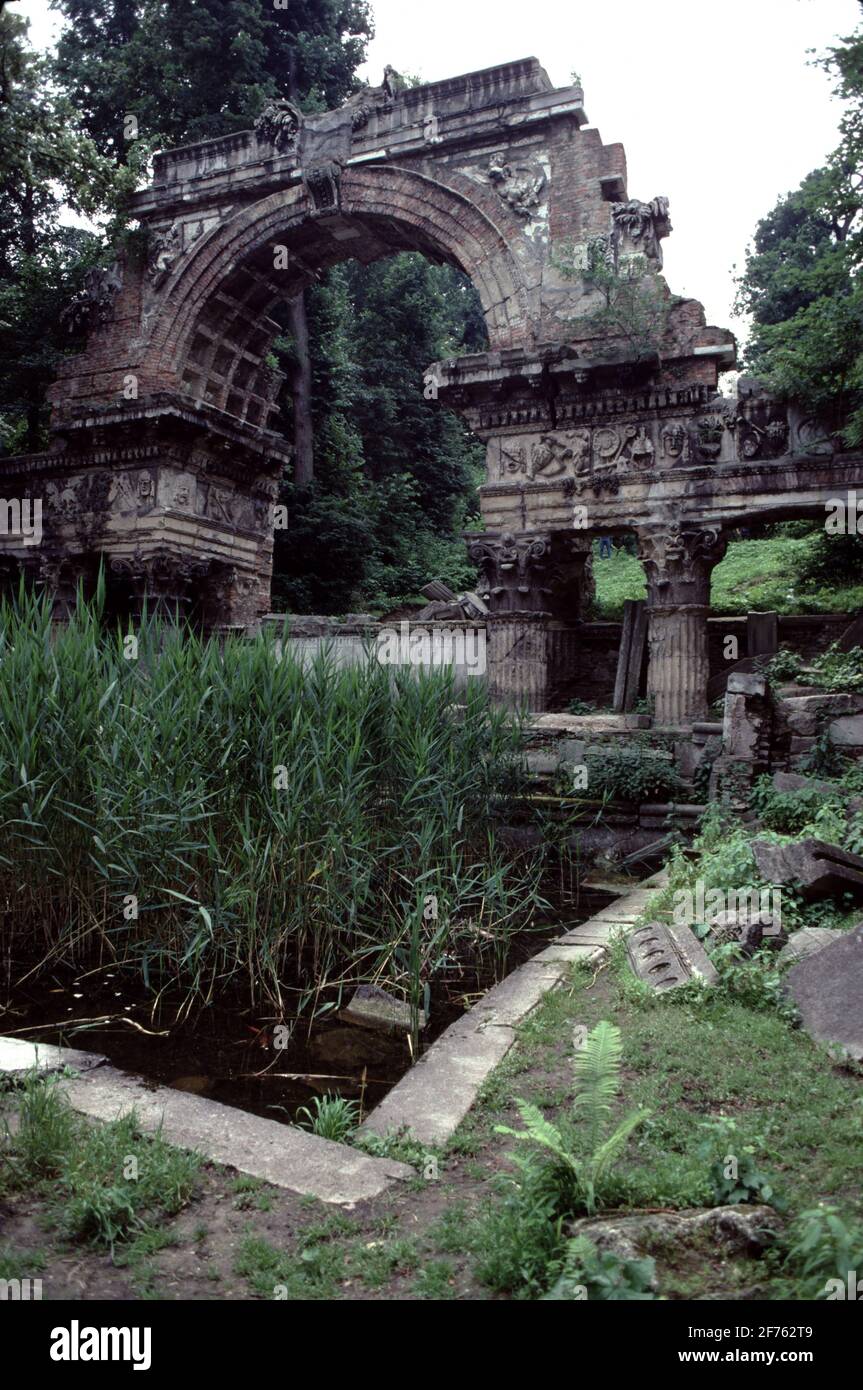Vienna, Austria. 6/16/1990. Schonbrunn Palace. 1778 replica of Roman ...