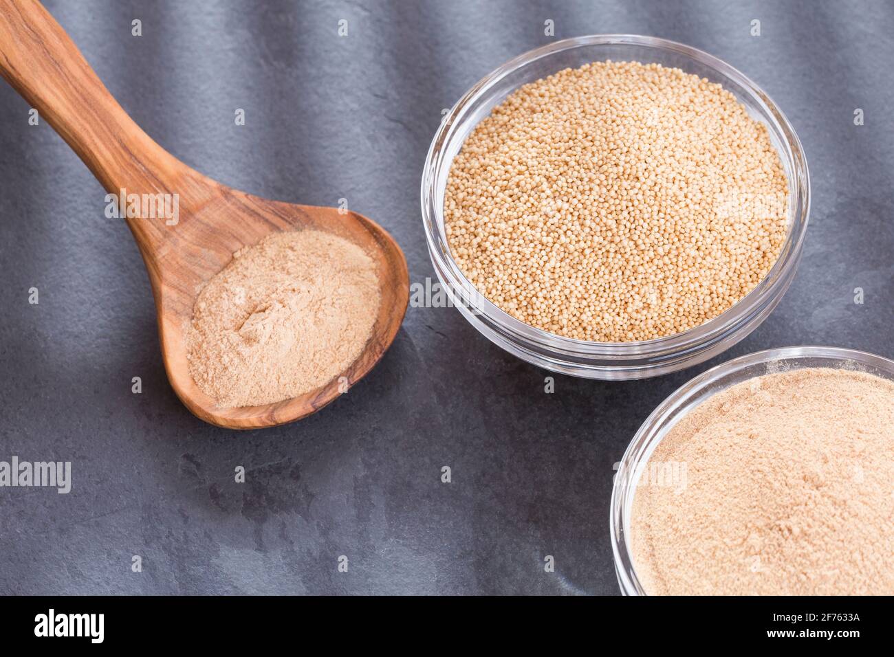 Amaranth seeds and powder - Amaranthus Stock Photo - Alamy