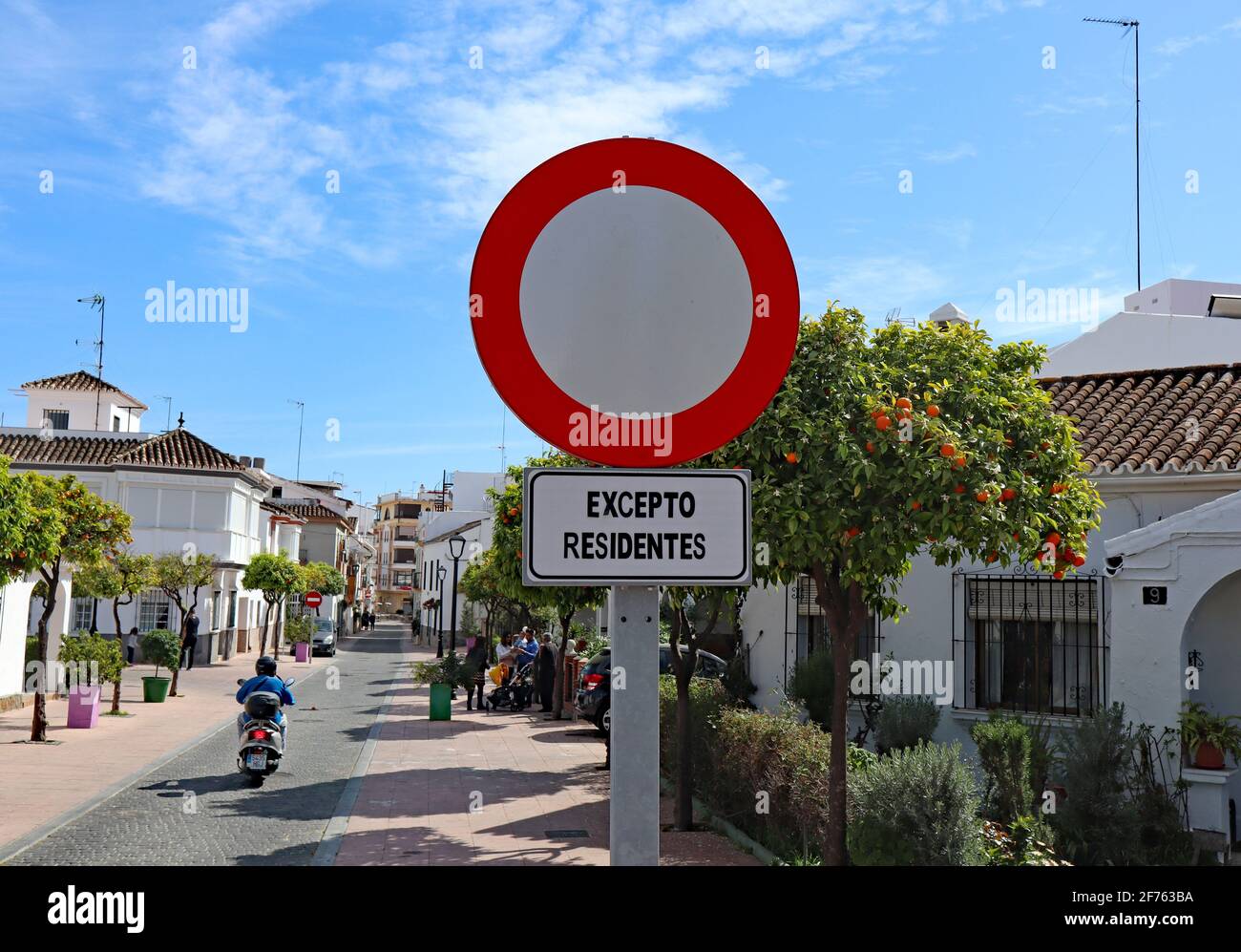 White tenants only hi-res stock photography and images - Alamy