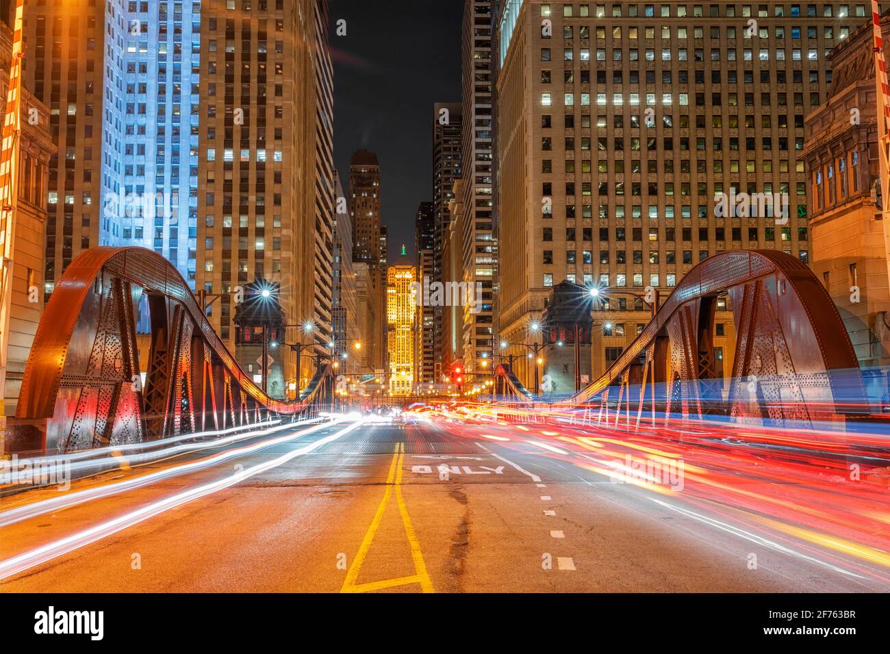 Scene of Chicago riverwalk cityscape at the twilight time, USA downtown ...