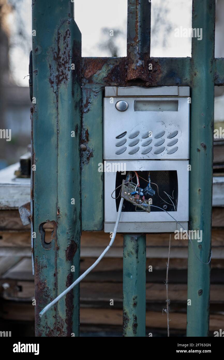 Old damaged gate hi-res stock photography and images - Alamy