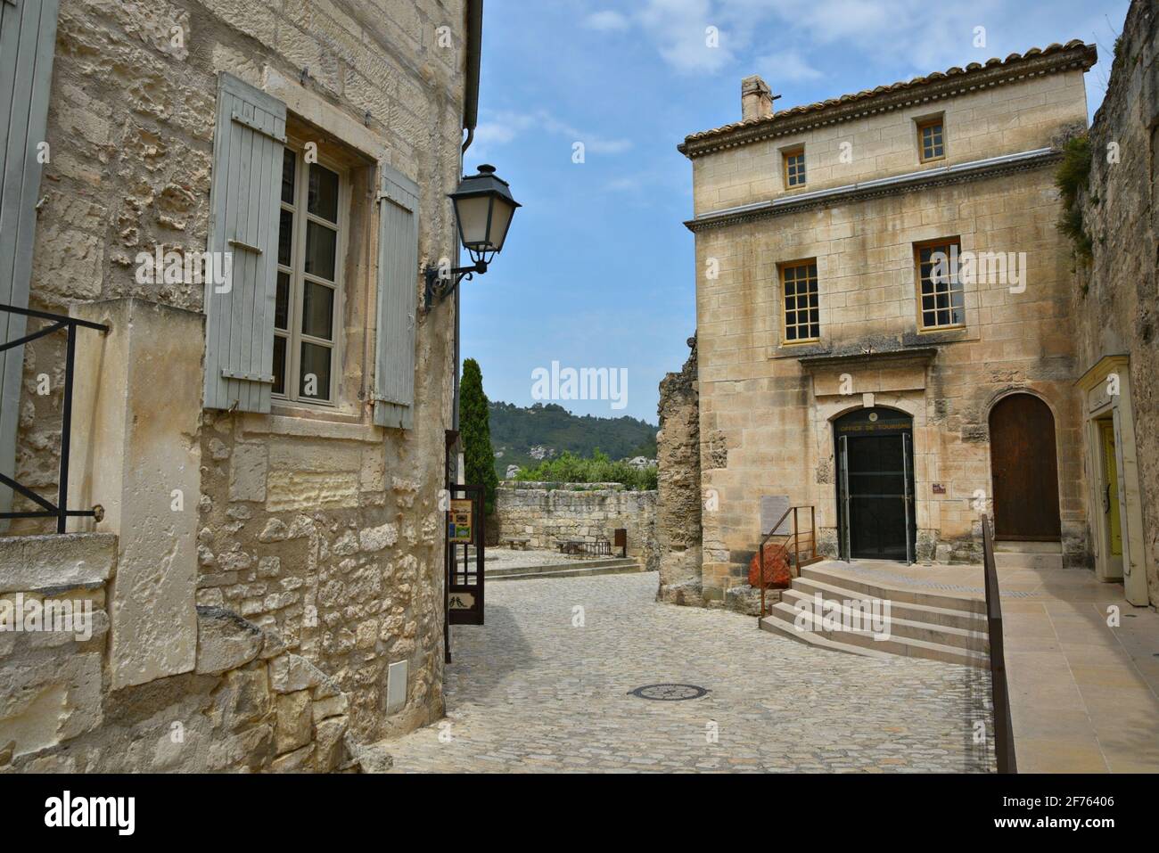 Ancient Provençal style architecture in the historic village Les Baux ...
