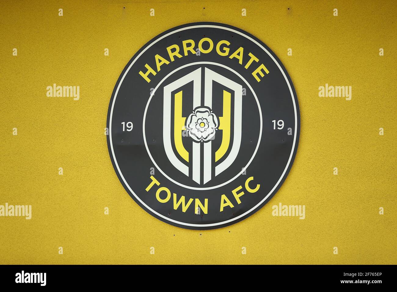 Harrogate town crest hi-res stock photography and images - Alamy