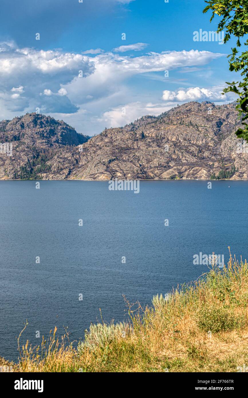 Beautiful overview of the lake and rocky mountains in British Columbia ...