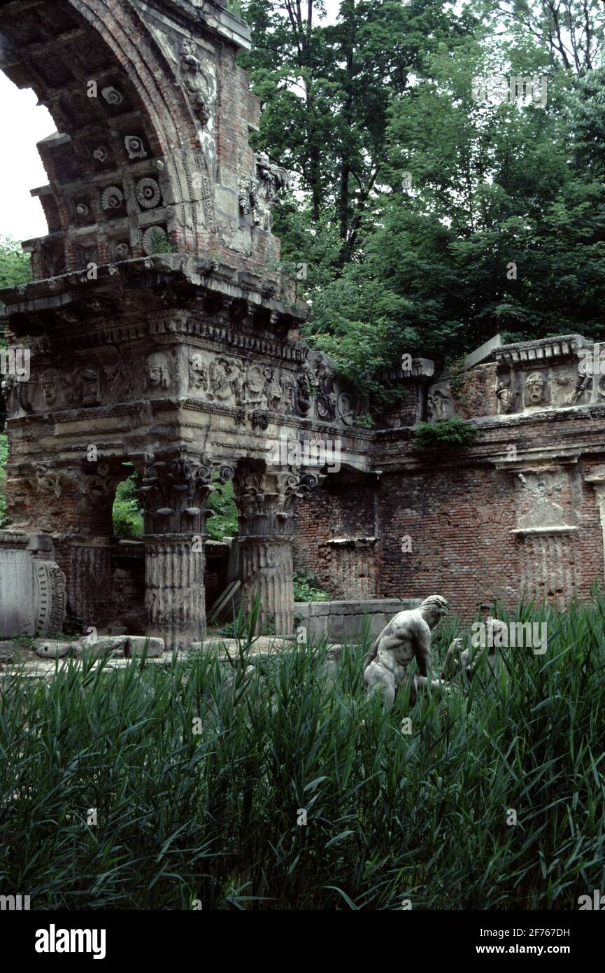 Vienna, Austria. 6/16/1990. Schonbrunn Palace. 1778 replica of Roman ...