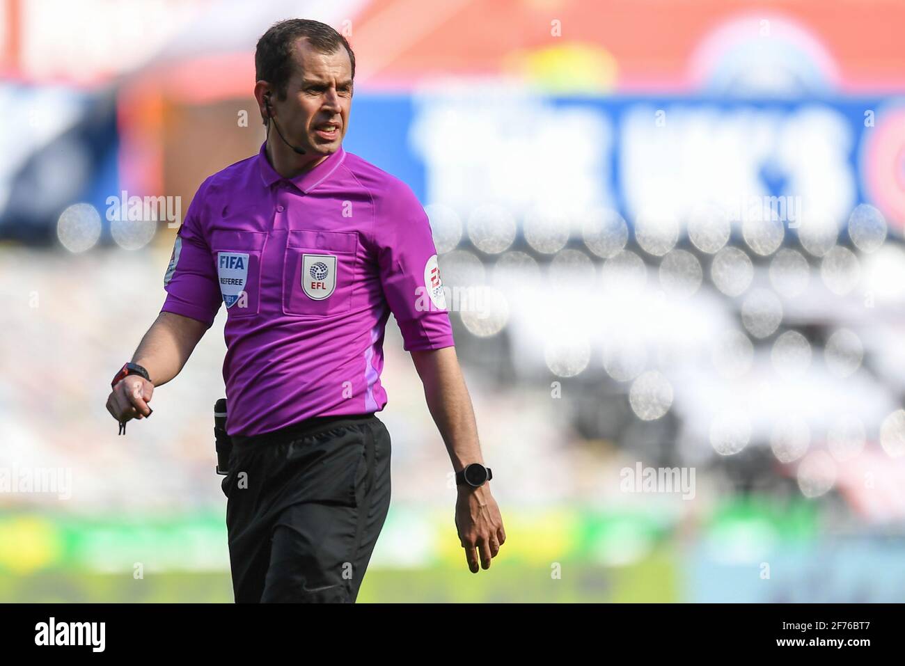 Referee peter hi-res stock photography and images - Alamy