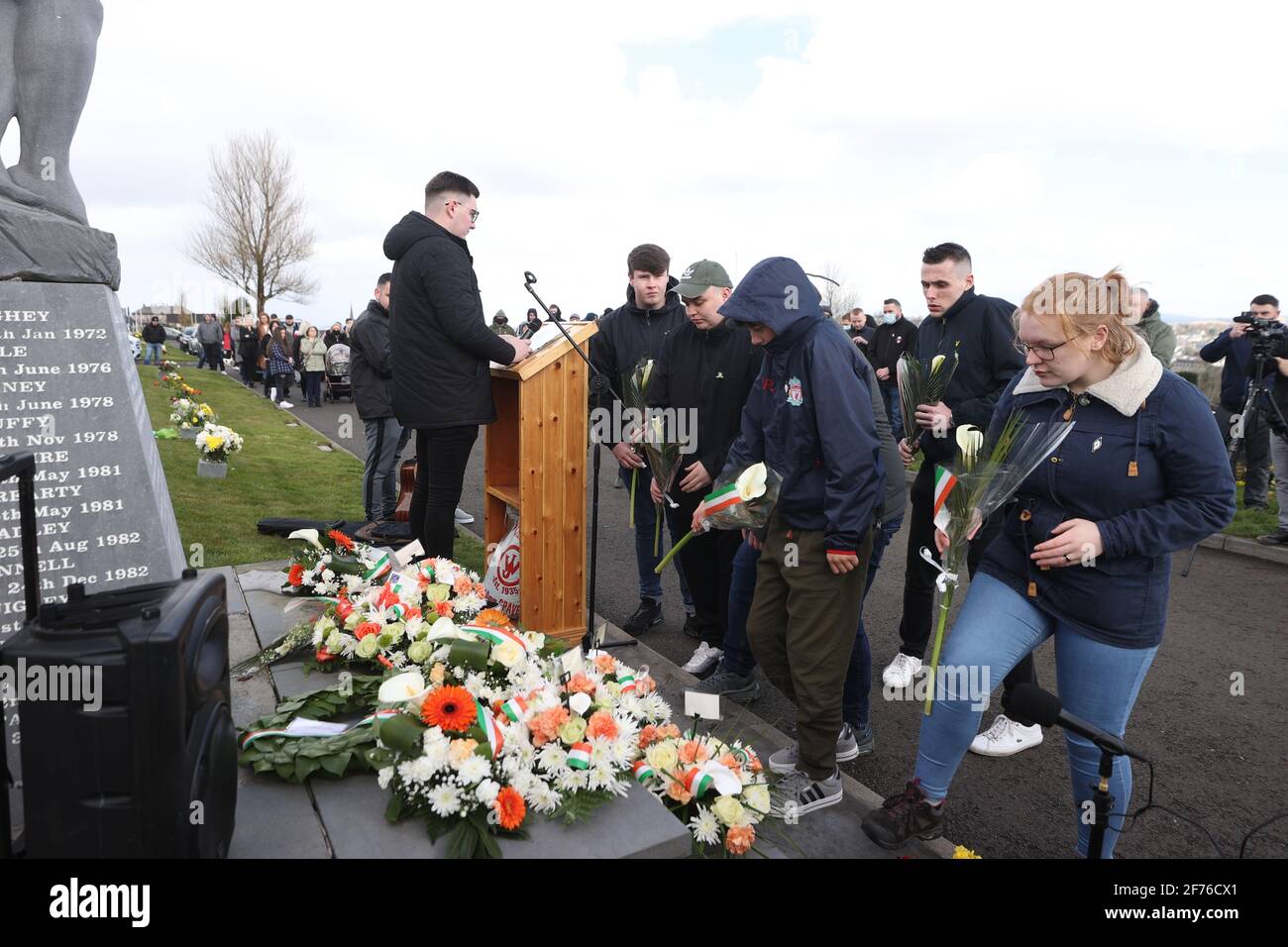 Derry city cemetery hi-res stock photography and images - Alamy