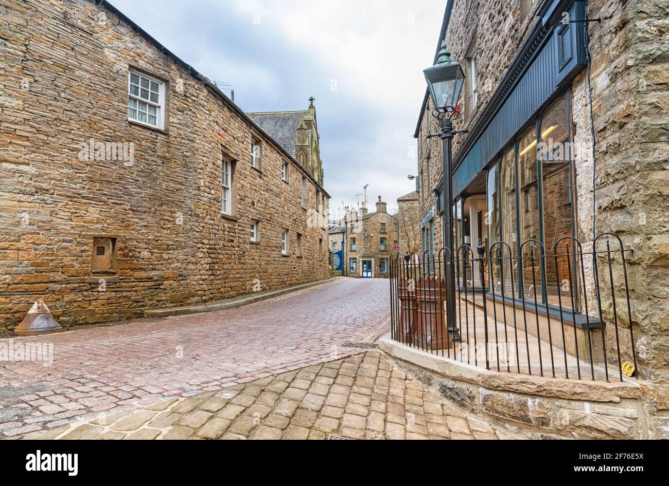 Hawes cobbled street Stock Photo - Alamy