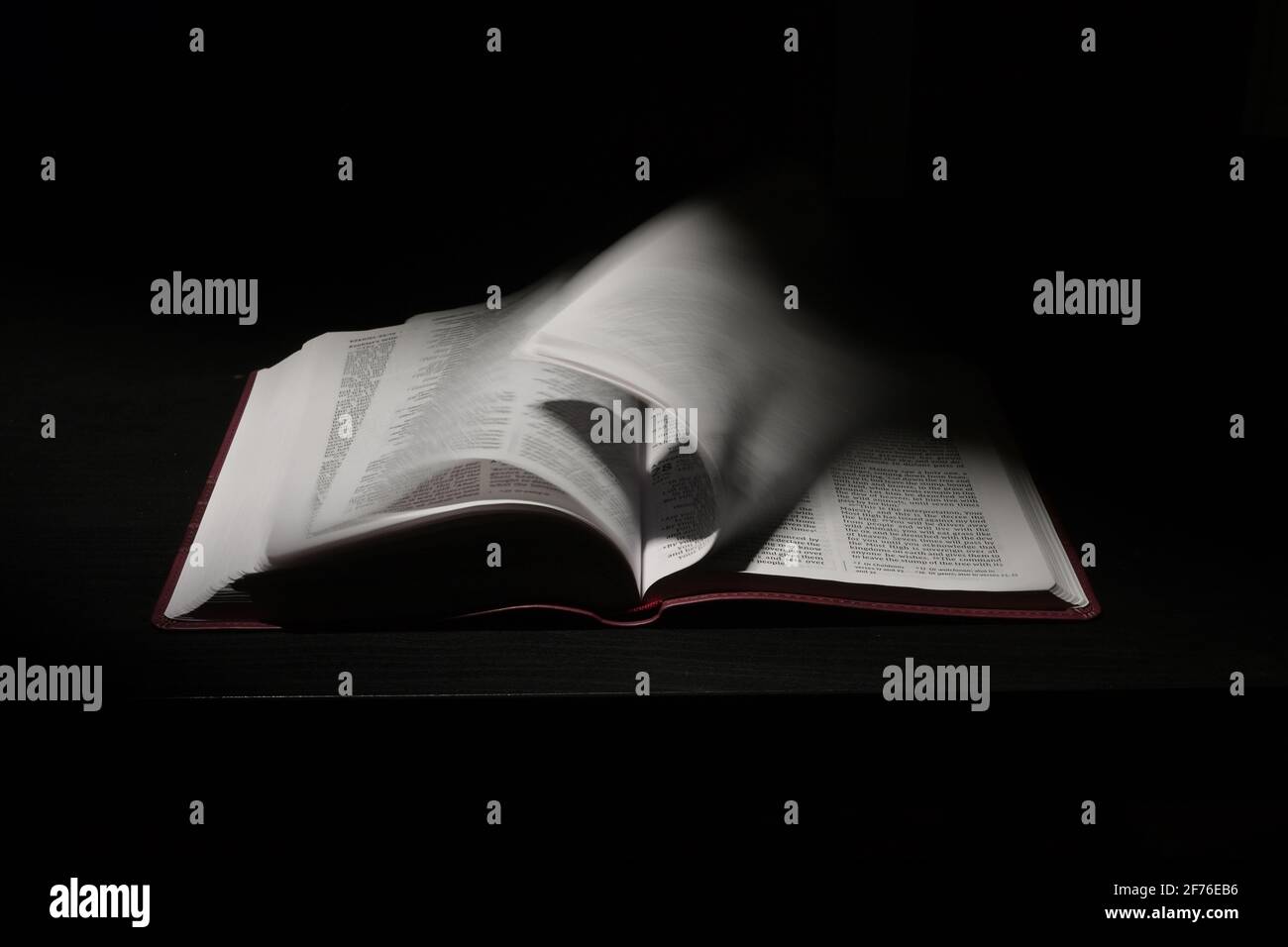 Open holy bible hi-res stock photography and images - Alamy
