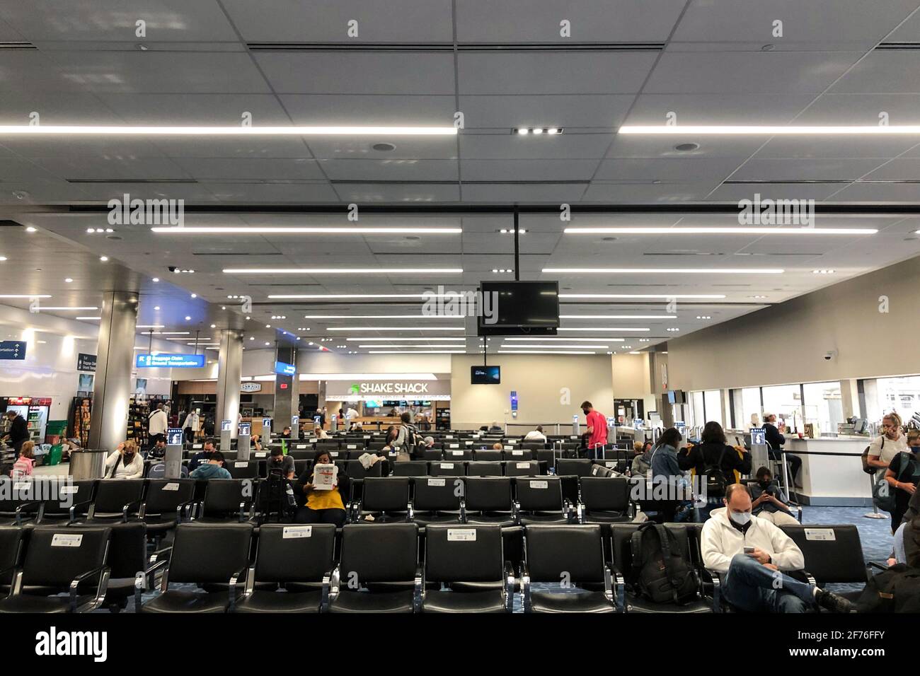 International airport fll hi-res stock photography and images - Alamy