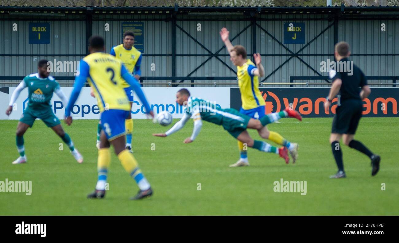 Solihull, UK. 05th Apr, 2021. Solihull moors make a challenge During ...
