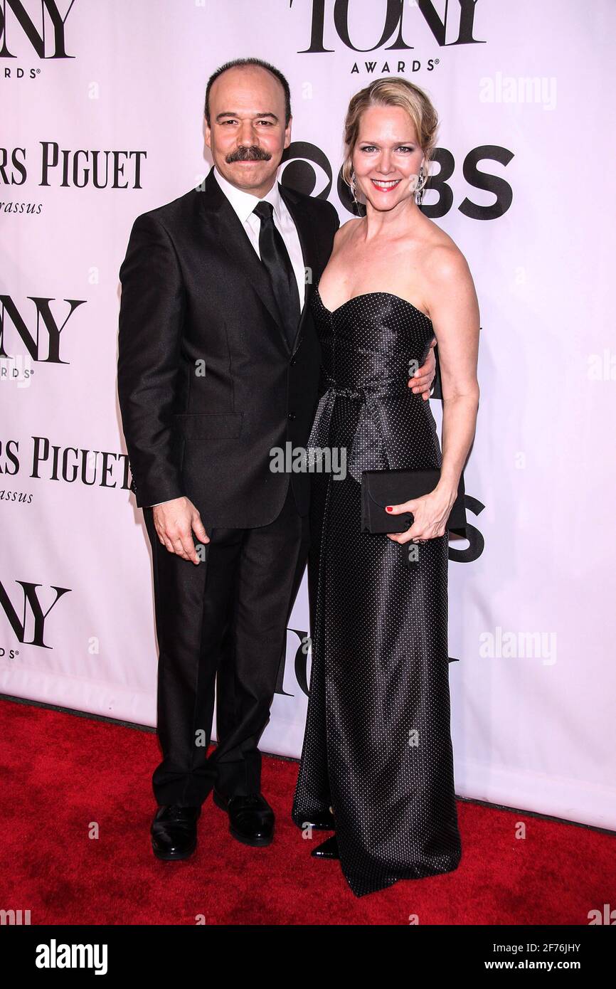 Rebecca luker and danny burstein hi-res stock photography and images ...