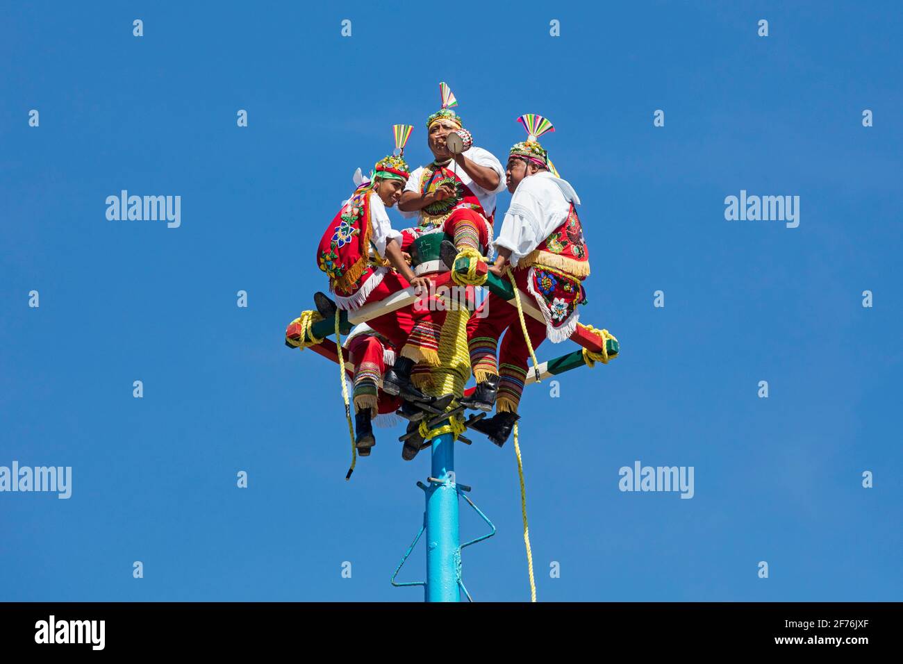 Mexican dance tradition hi-res stock photography and images - Alamy