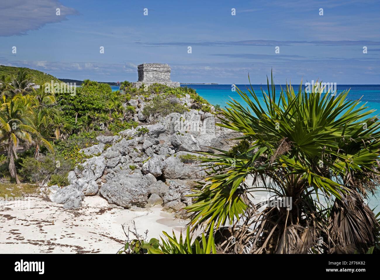 Ancient Maya Templo Dios del Viento / God of Winds Temple at Tulum, pre ...