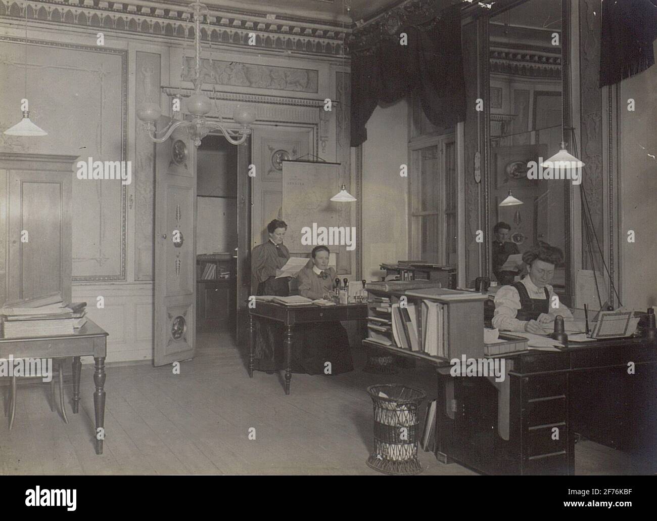 Telegraphs office hi-res stock photography and images - Alamy