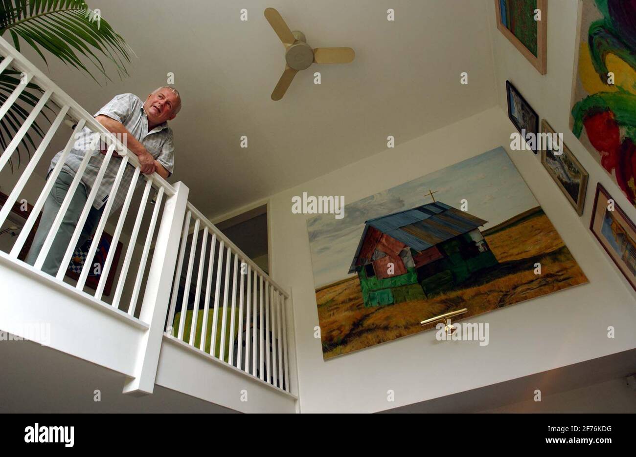 Home 13 7 04 hi-res stock photography and images - Alamy