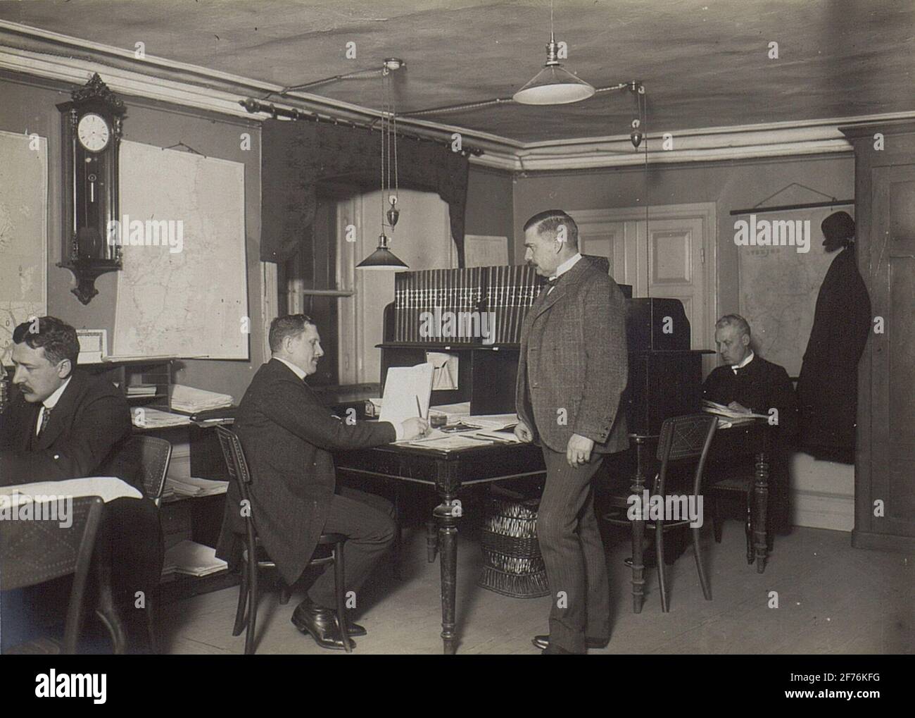 Board archives hi-res stock photography and images - Alamy