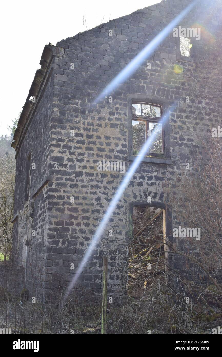 old mill ruin Stock Photo - Alamy