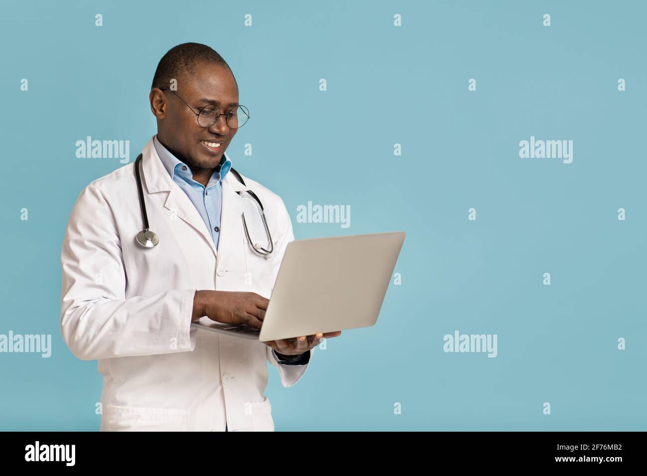 App recommendations hi-res stock photography and images - Alamy