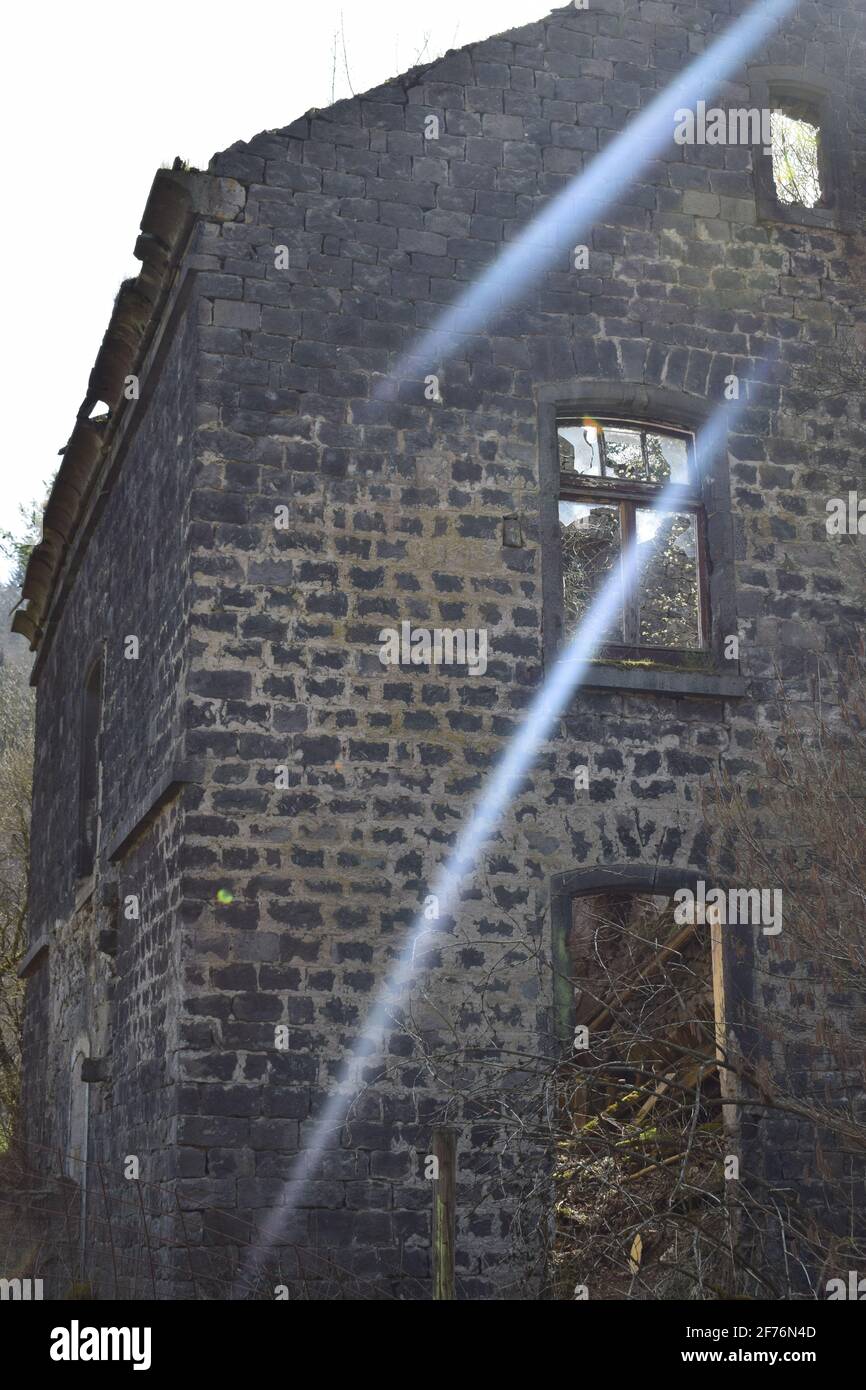 old mill ruin Stock Photo - Alamy
