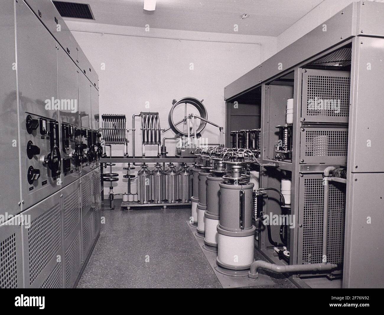 The neck station. Interior from the middle wave transmitter. (D.7.3. ...