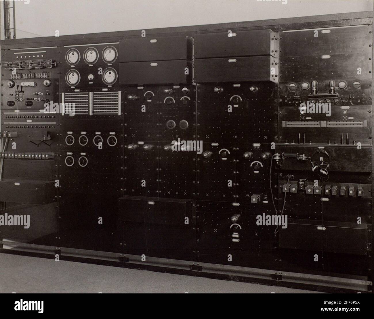 Phone evolution history first hi-res stock photography and images - Alamy