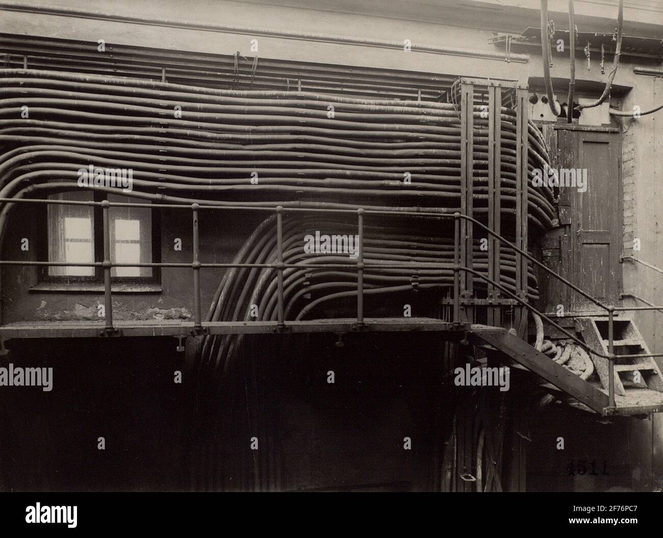 Skeppsbron 2. Cable intake to the handover. The telephone station ship ...