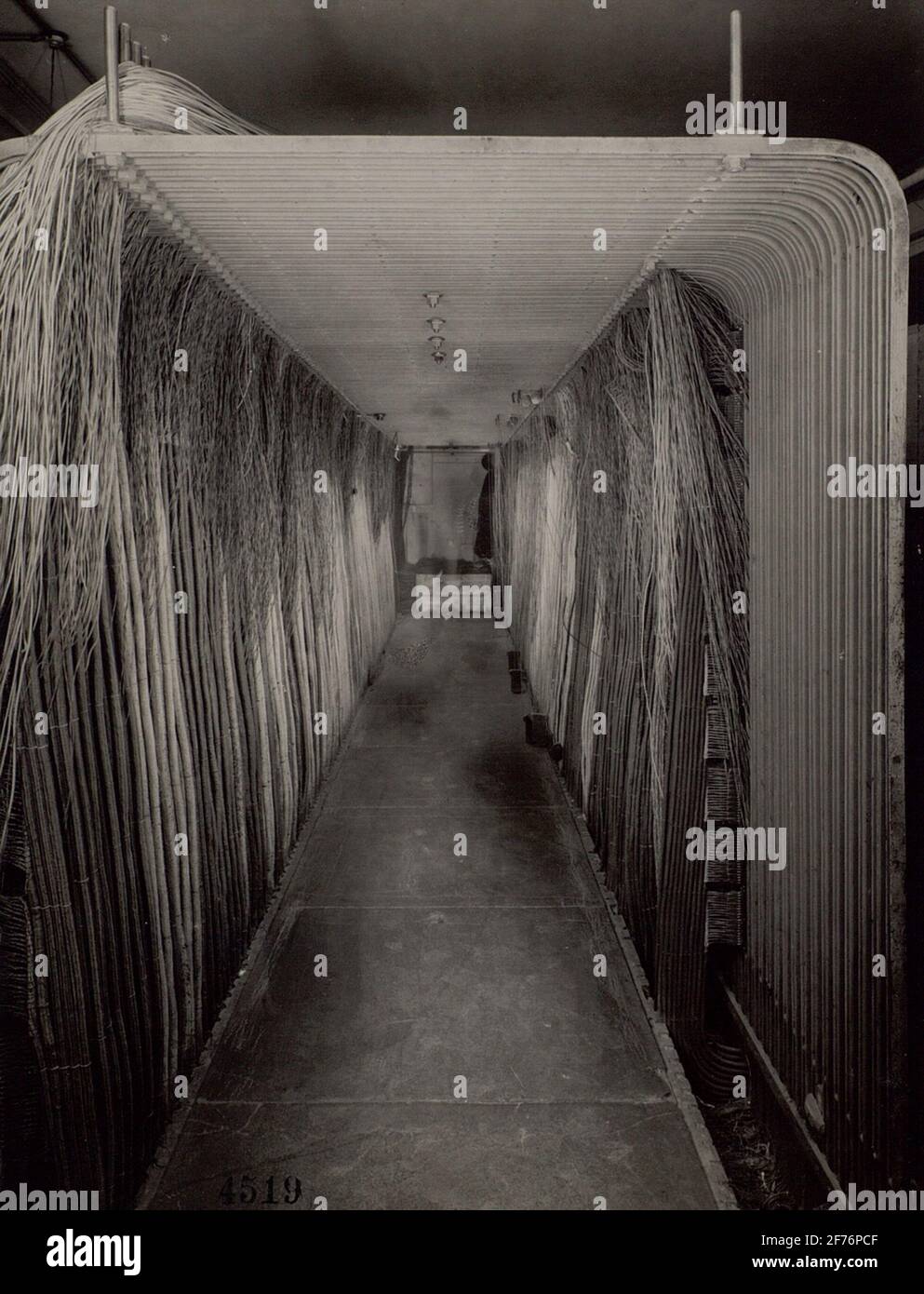 Skeppsbron 2. The cross-link pline. The telephone station ship bridge 2 ...