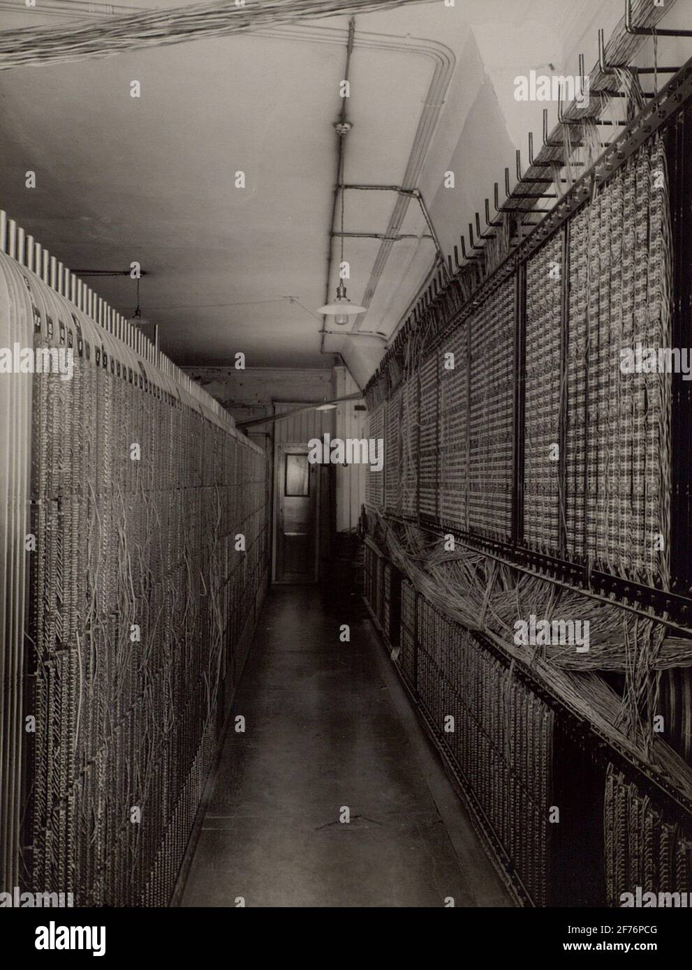 Skeppsbron 2. Cross coupling. The telephone station ship bridge 2 "The ...