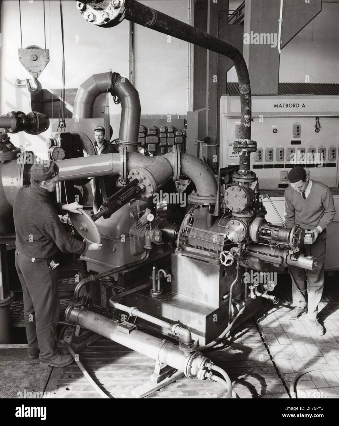 Jönköping Mek. Werkstad, interior. The shipyards buy pumps and turbine ...