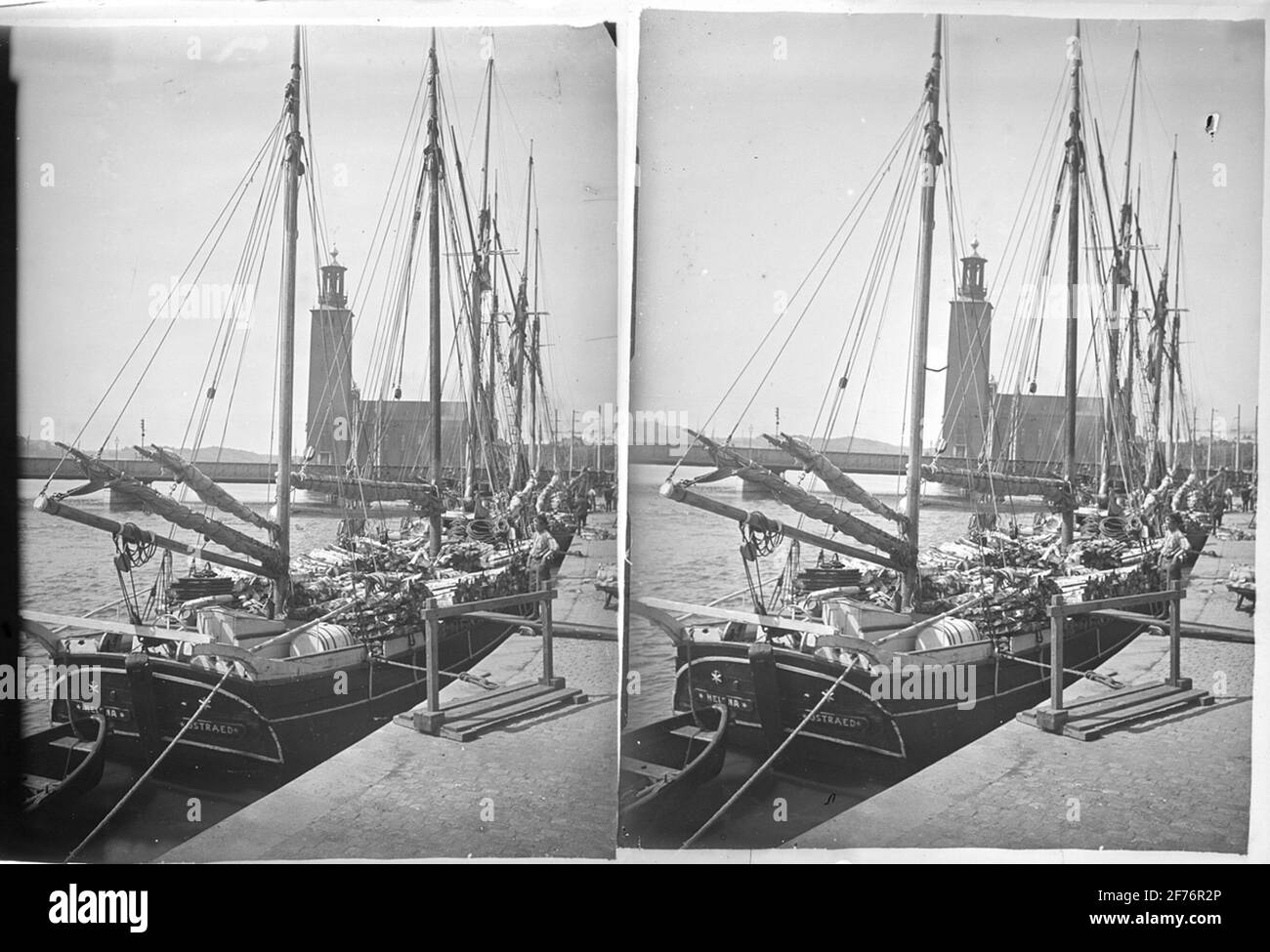 Negative ship hi-res stock photography and images - Alamy