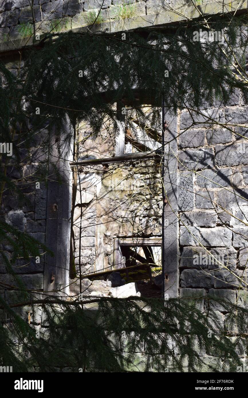 old mill ruin Stock Photo - Alamy