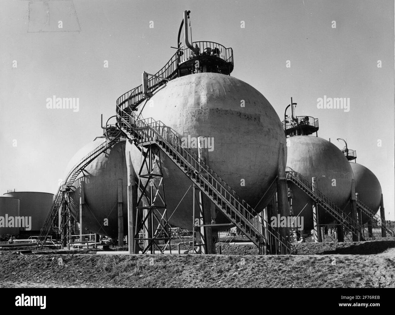 Esso's cracking plant in Stenugnsund. Spheres for storing gas at as low ...