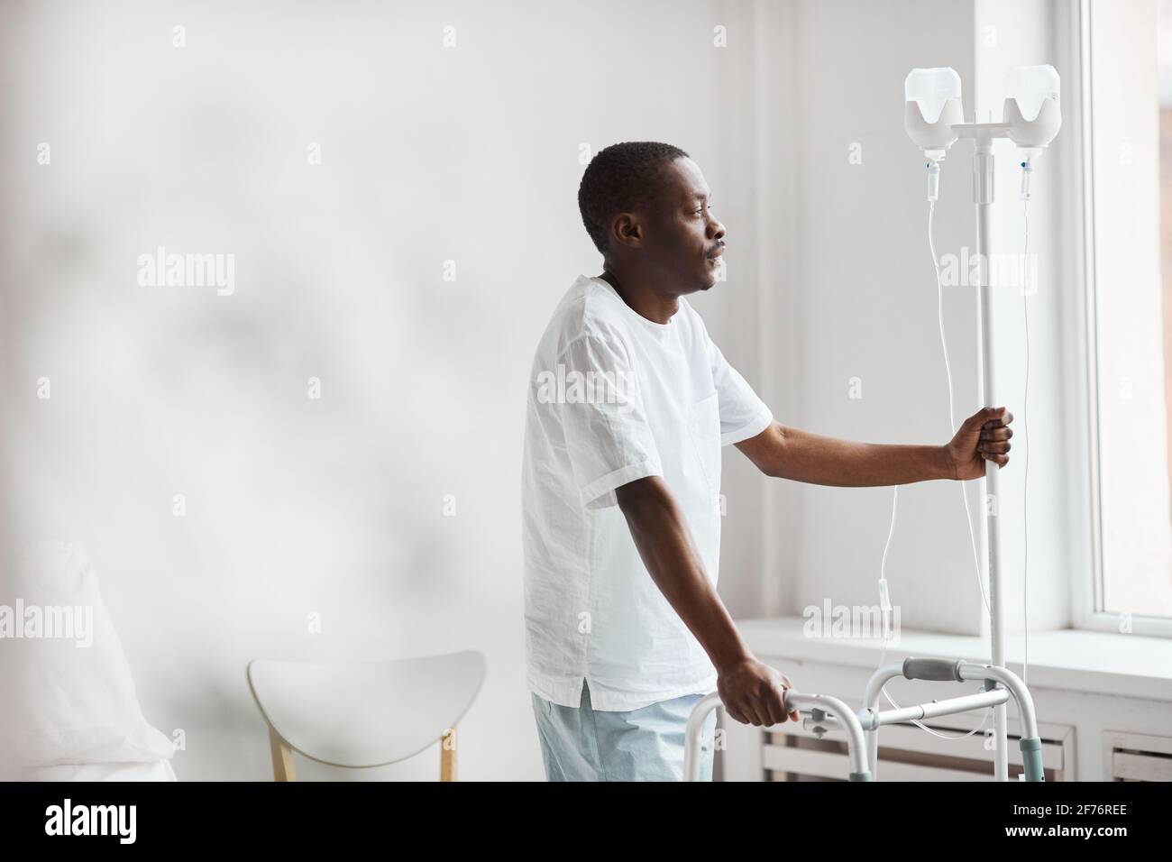 Man hospital bed drip hi-res stock photography and images - Alamy