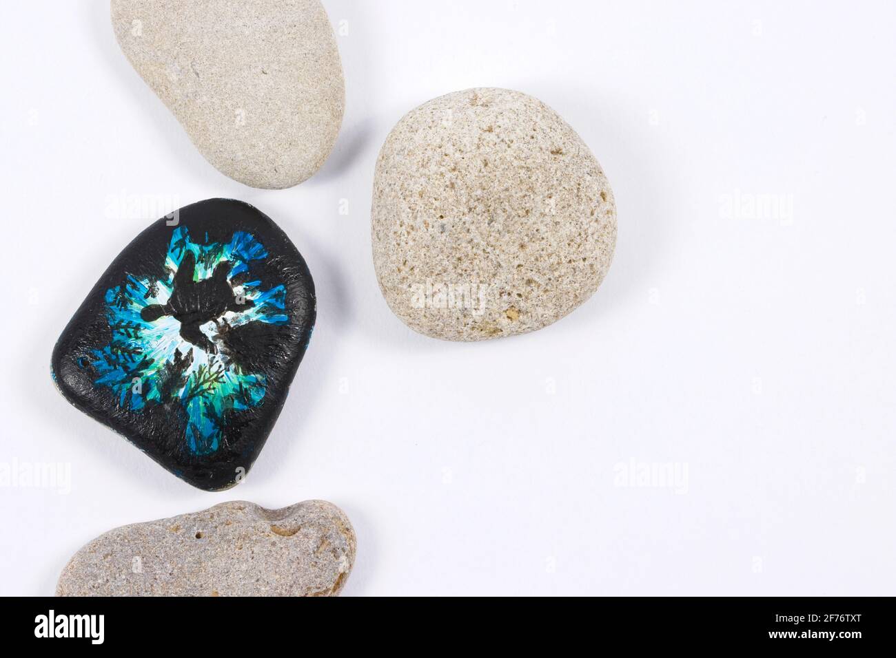 Painted pebbles hi-res stock photography and images - Alamy