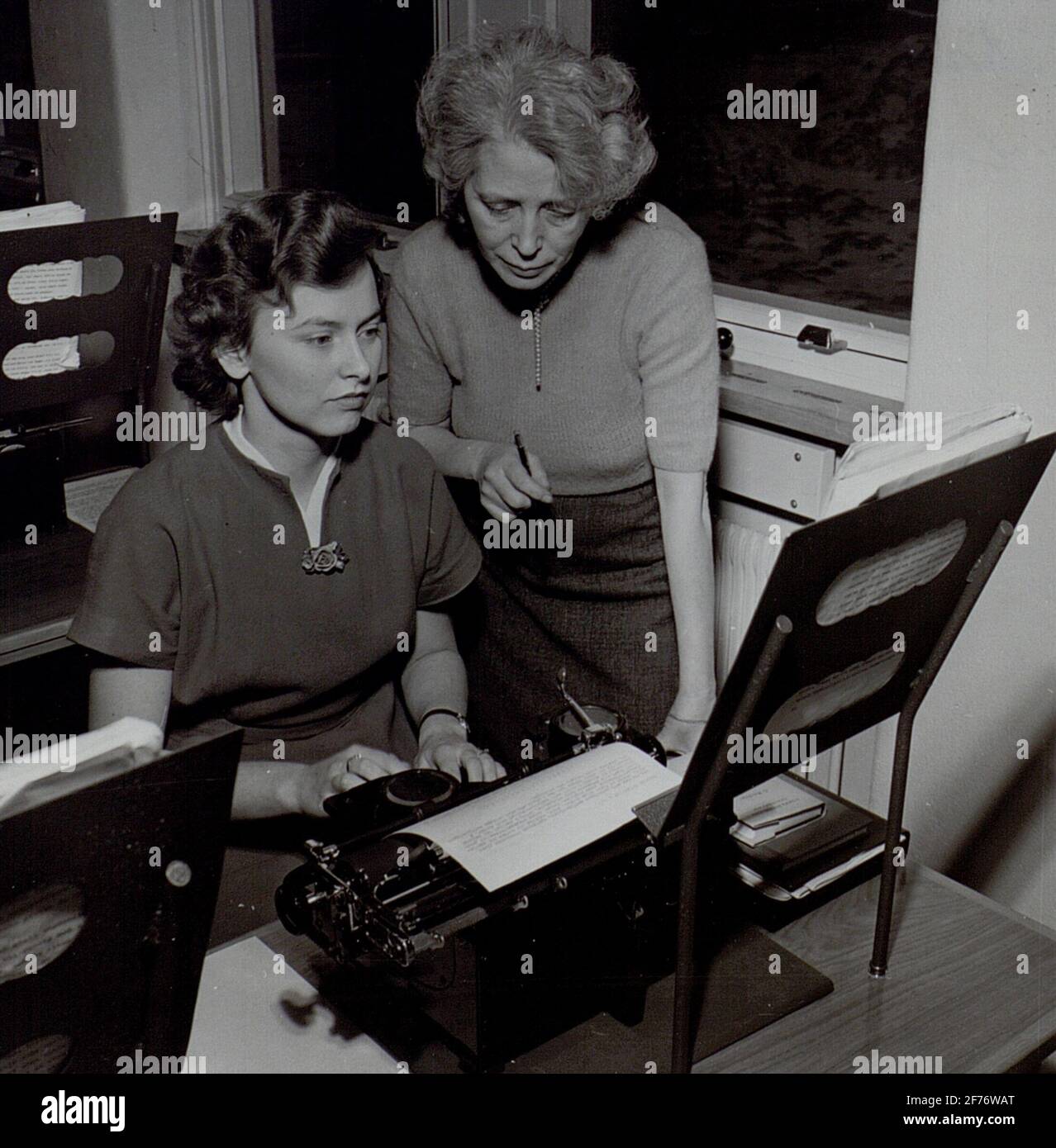 Typical writing room Long-house 1 TR, Telesco. Teacher Greta Andersson ...