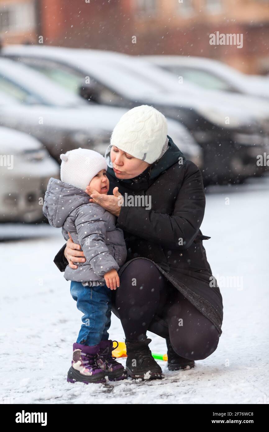 Girl comforts sad hi-res stock photography and images - Alamy