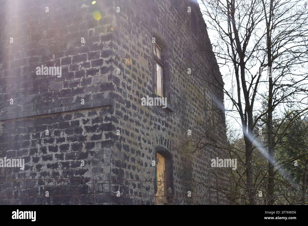 old mill ruin Stock Photo - Alamy