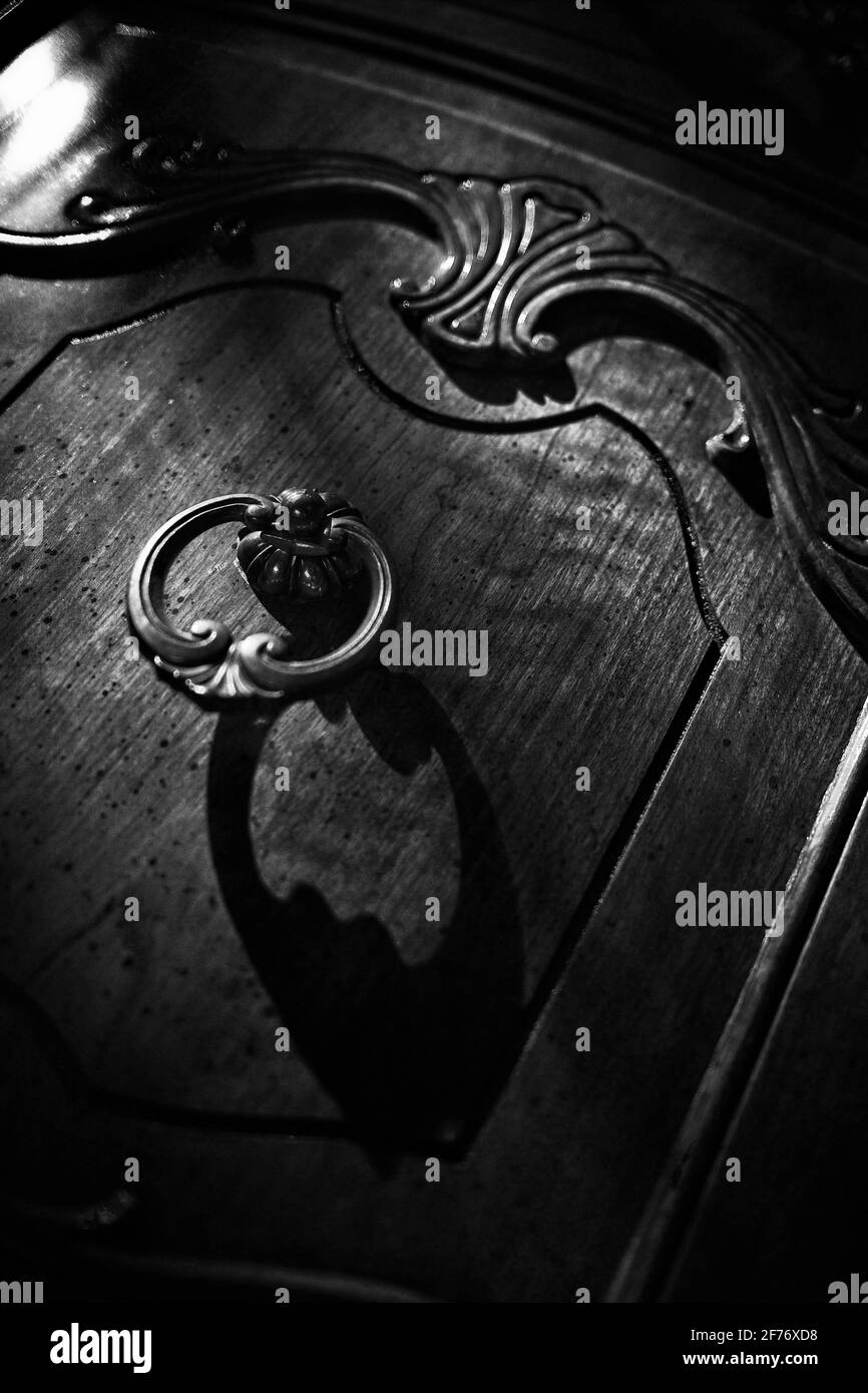 Scrollwork hi-res stock photography and images - Alamy