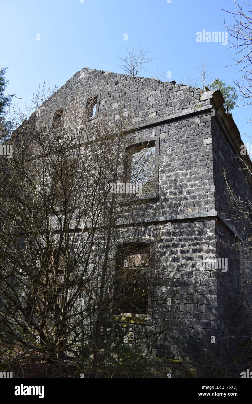 old mill ruin Stock Photo - Alamy