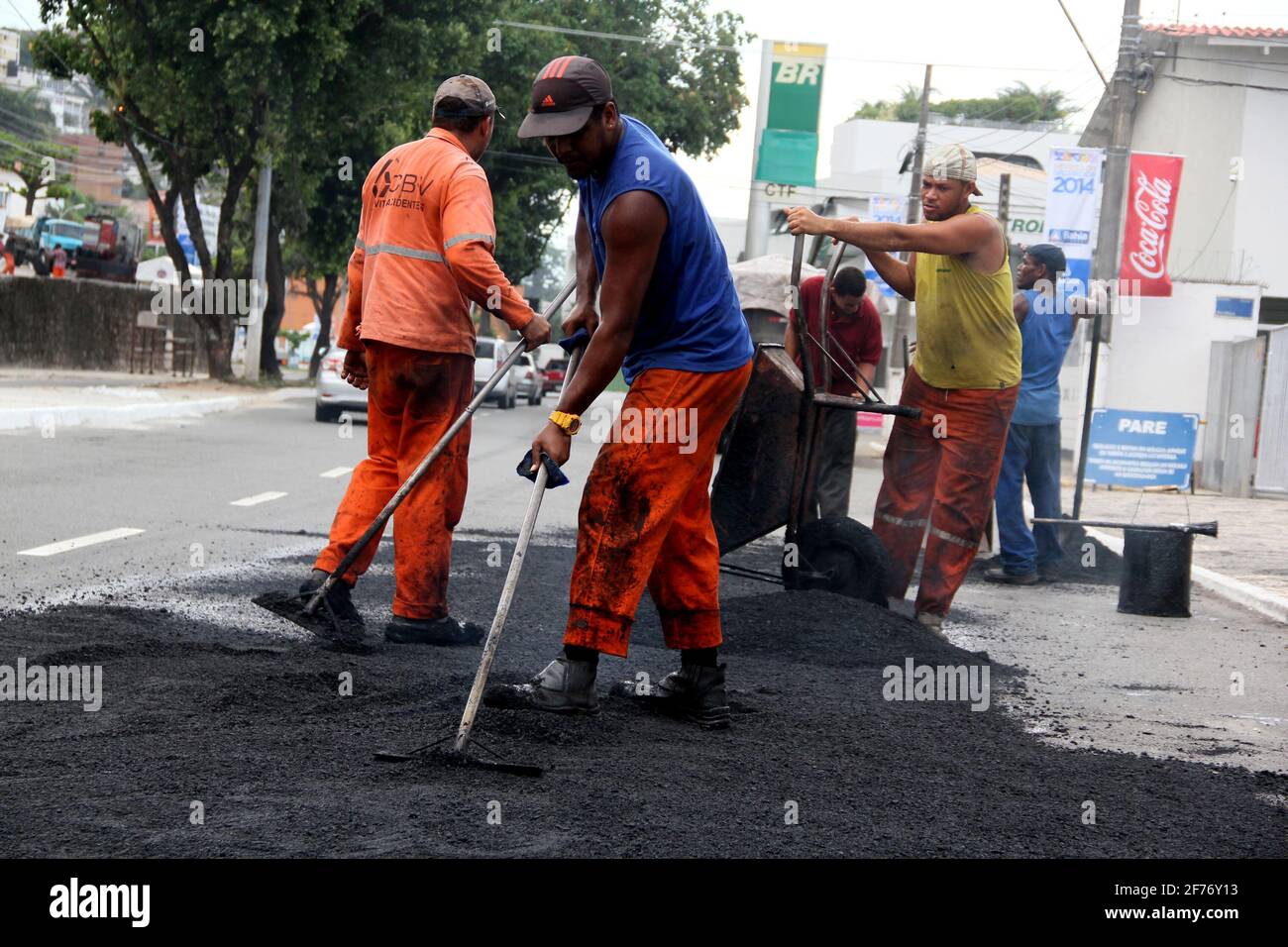 Asphalt replenishment hi-res stock photography and images - Alamy