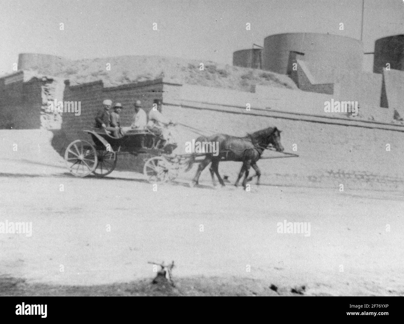 Old "tarantasen", Baku.Filden included in two large photo albums by ...
