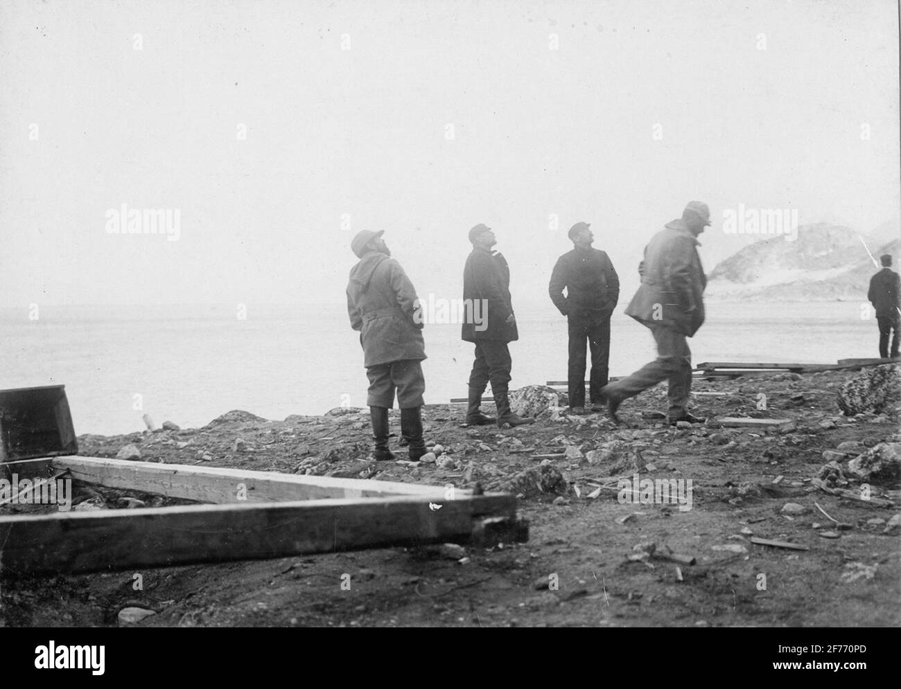 Andrées PolarExpedition 1897. Just before departure towards the North ...