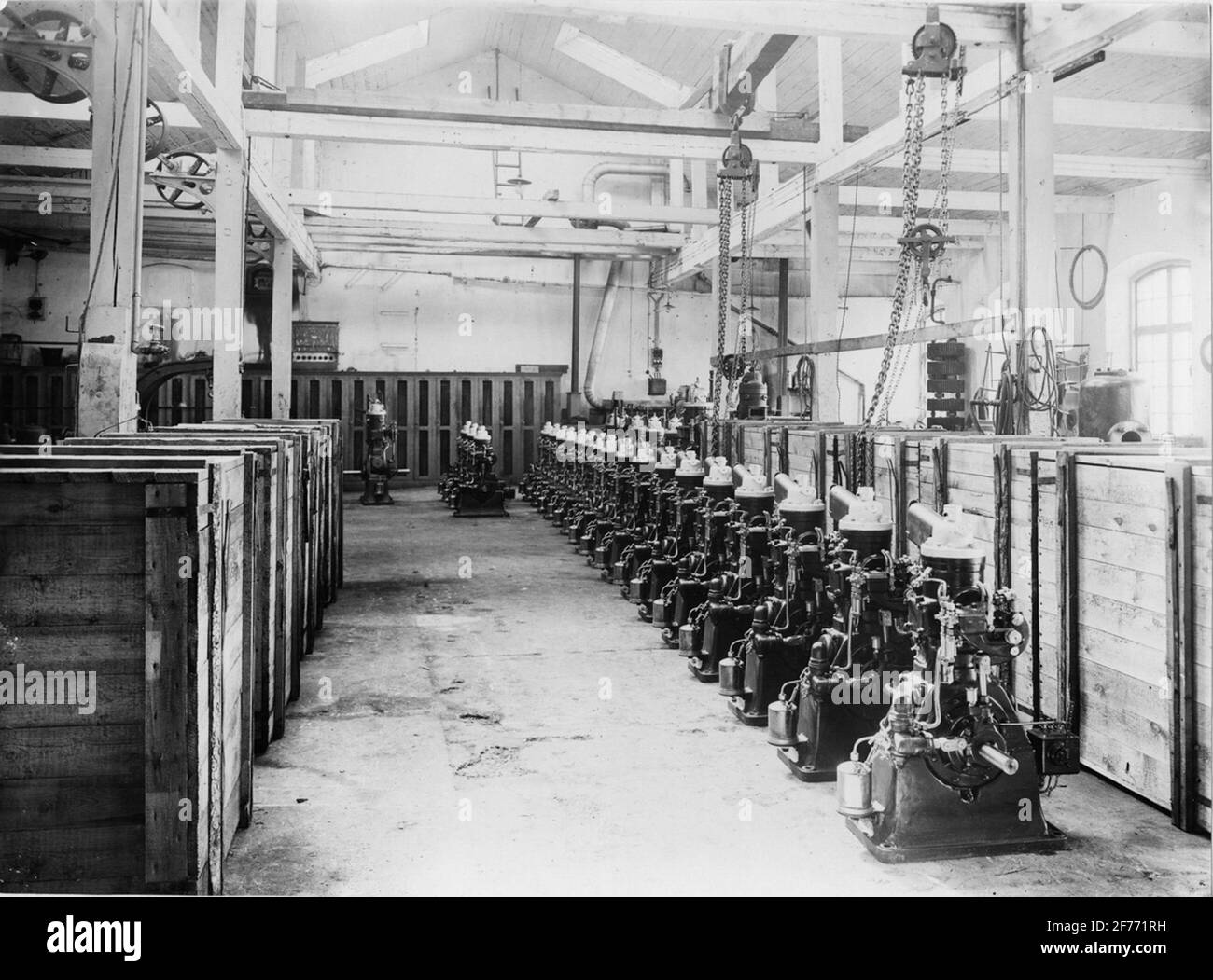 Crude oil engines ready for delivery, Munktell's mechanical workshop in ...