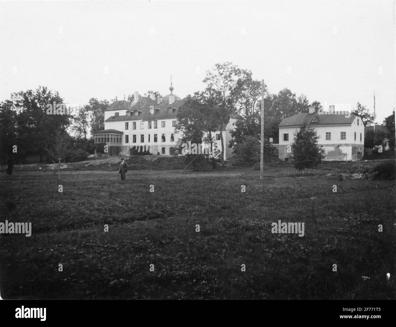 Wirsbo mansion from the park in 1917 Stock Photo - Alamy
