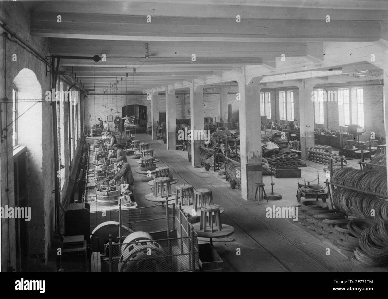 Wire drawing hi-res stock photography and images - Alamy