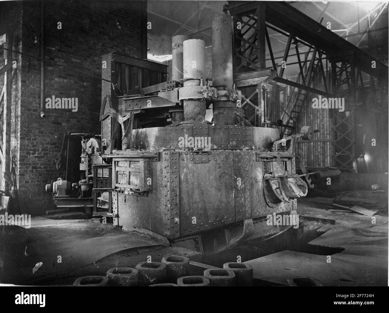 Early electric household appliance hi-res stock photography and images ...