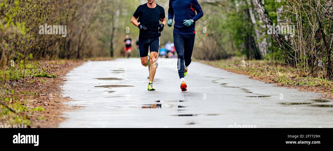 Man jogging spring wet hi-res stock photography and images - Alamy